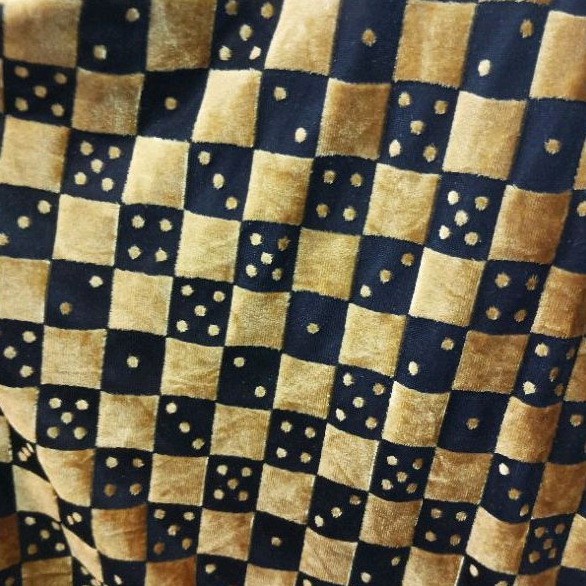 Jual BAHAN KAIN ANTIK BELUDRU MOTIF KOTAK CATUR DADU | Shopee Indonesia