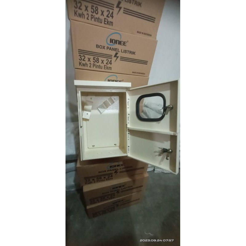 Jual Box Panel Listrik KWH 32x58x24cm 2 Pintu + Kaca + Topi, | Shopee ...