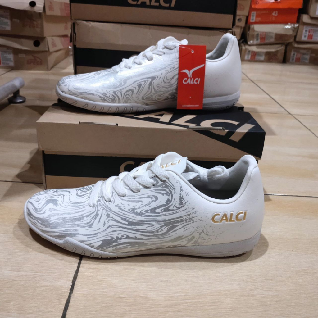Jual Sepatu Futsal Calci Original Warna Baru Sepatu Olahraga Indoor / Outdoor Sepatu Futsal pria ...