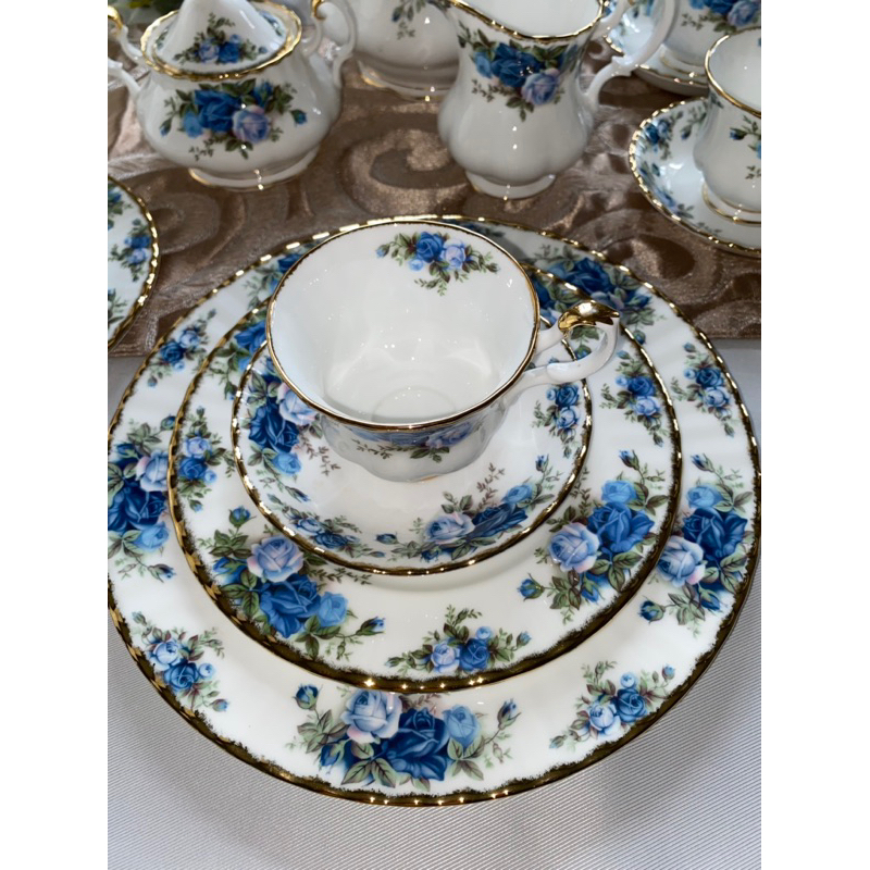 Jual Royal Doulton Royal Albert Moonlight Rose Dinner set piring parcel ...