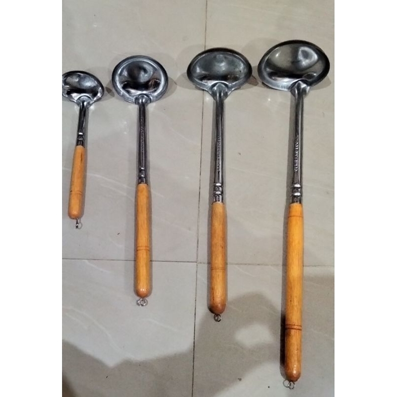 Jual CENTONG BAKSO/IRUS BAKSO STAINLESS GAGANG KAYU | Shopee Indonesia