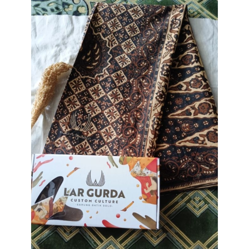 Jual Sarung batik Lar Gurda Kesikan Series Original Lar Gurda | Shopee ...