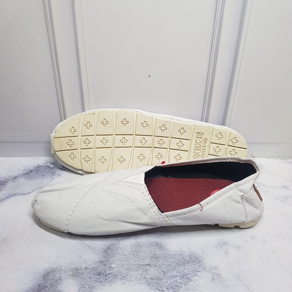 Jual Sepatu Wakai Slip On Putih Polos Pria Wanita GRATIS PAPER BAG | Shopee Indonesia