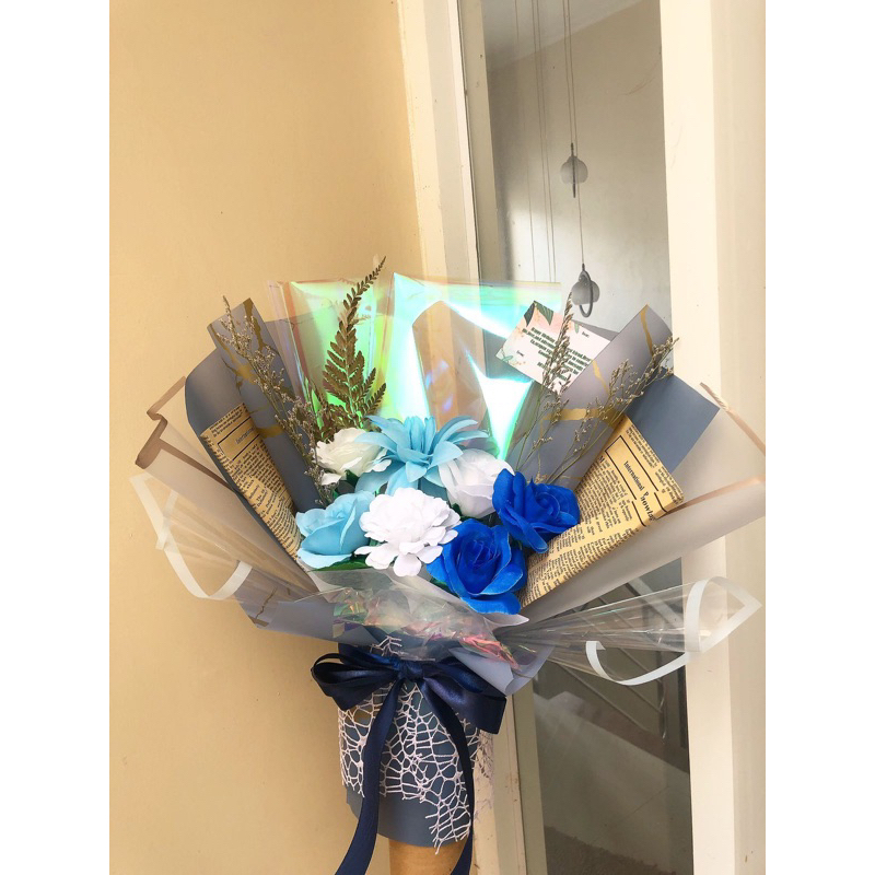 Jual BUCKET BUNGA / BUKET WISUDA / FLOWER BOUQUET BIRU BLUE | Shopee ...