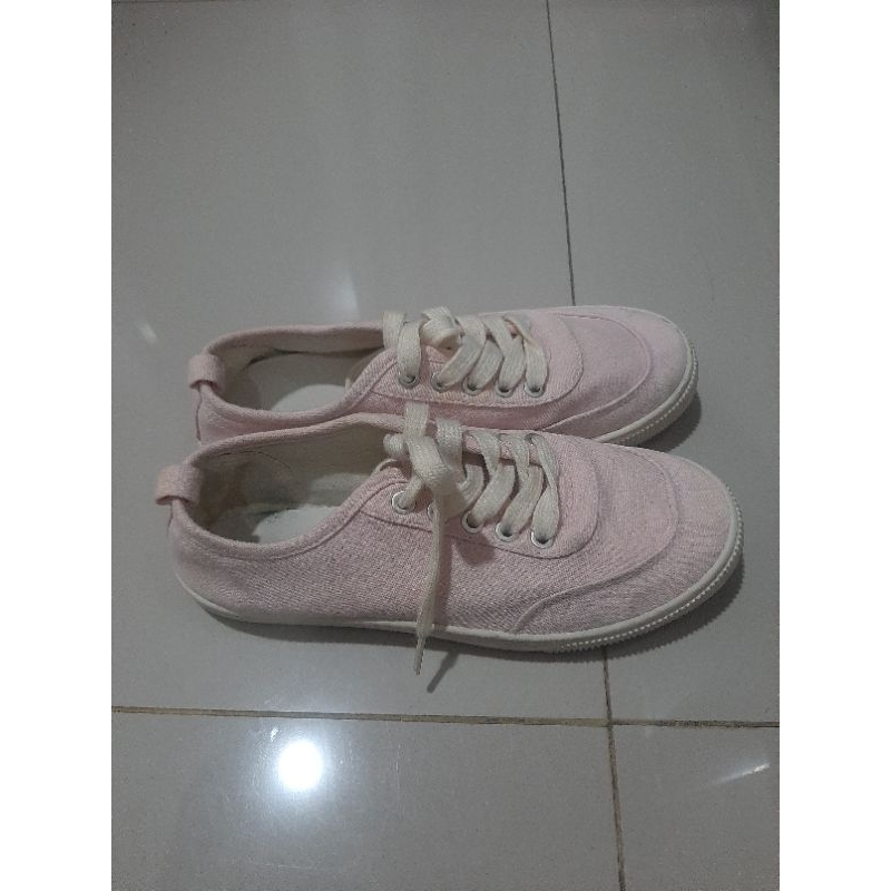 Jual Sneaker RUBI Original (Preloved) | Shopee Indonesia