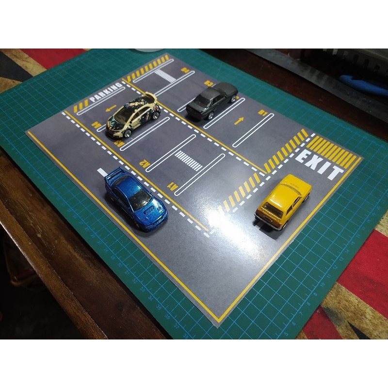 Jual Diorama Parkiran Hotwheels Diecast Skala 64 Papercraft Model Abu ...