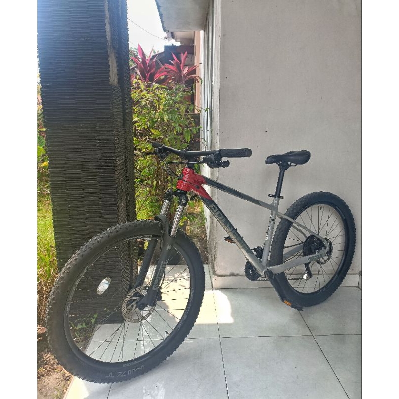 Jual Sepeda Polygon Xtrada 5 2022 Kondisi 99% Fulloriginal Sngat Fresh Tidak ada Gores Sehelai ...