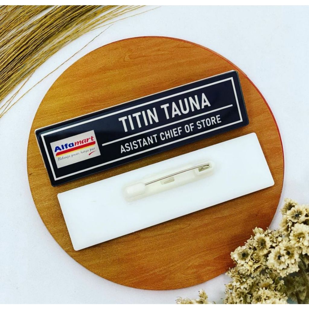 Jual PAPAN NAMA / NAME TAG PENITI DADA / Name Tag Akrilik Murah Satuan ...