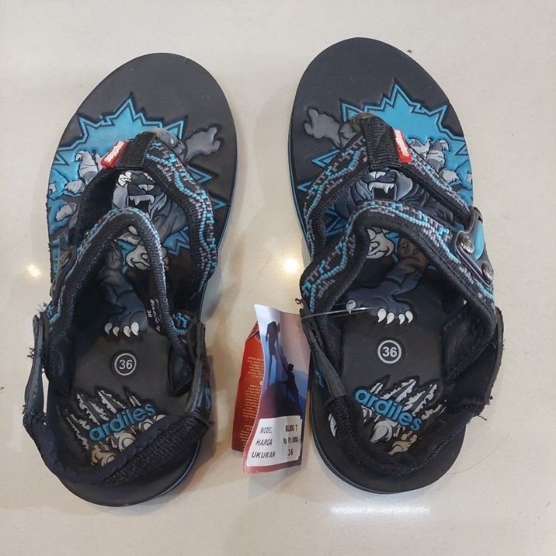 Jual Sandal Gunung Anak Tanggung Sadal Ardiles Gunung Random | Shopee ...