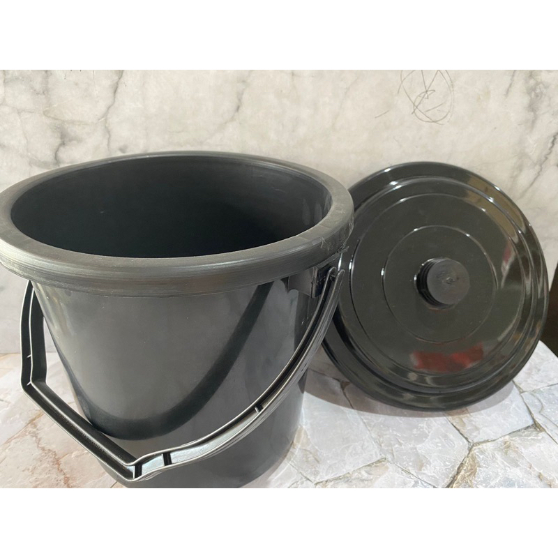 Jual EMBER TIMBA 4 GL + TUTUP HITAM (15 LITER) | Shopee Indonesia