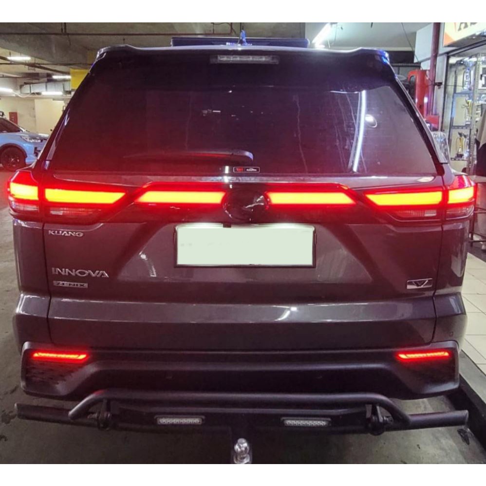 Jual Trunklid Innova Zenix Trunk Lid / Lampu Belakang Innova Zenix ...
