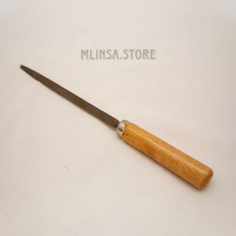 Jual Kikir Gagang Kayu 4 Inch Kikir Segitiga Asahan Gergaji | Shopee ...