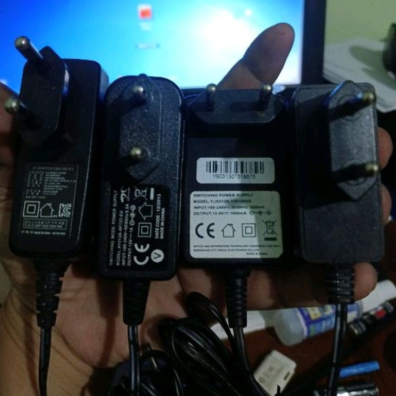Jual ADAPTOR ROUTER 12V 1A JACK 3.5MM | Shopee Indonesia
