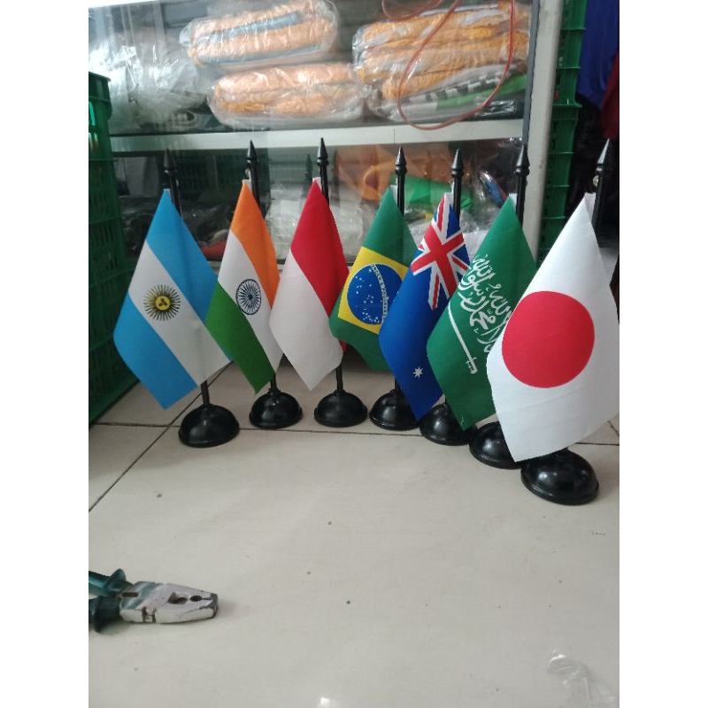 Jual Tiang kayu meja+bendera meja negara eropa | Shopee Indonesia
