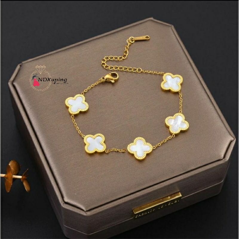 Jual Gelang Tangan Wanita Vintage Clover Titanium Perhiasan Mewah ...