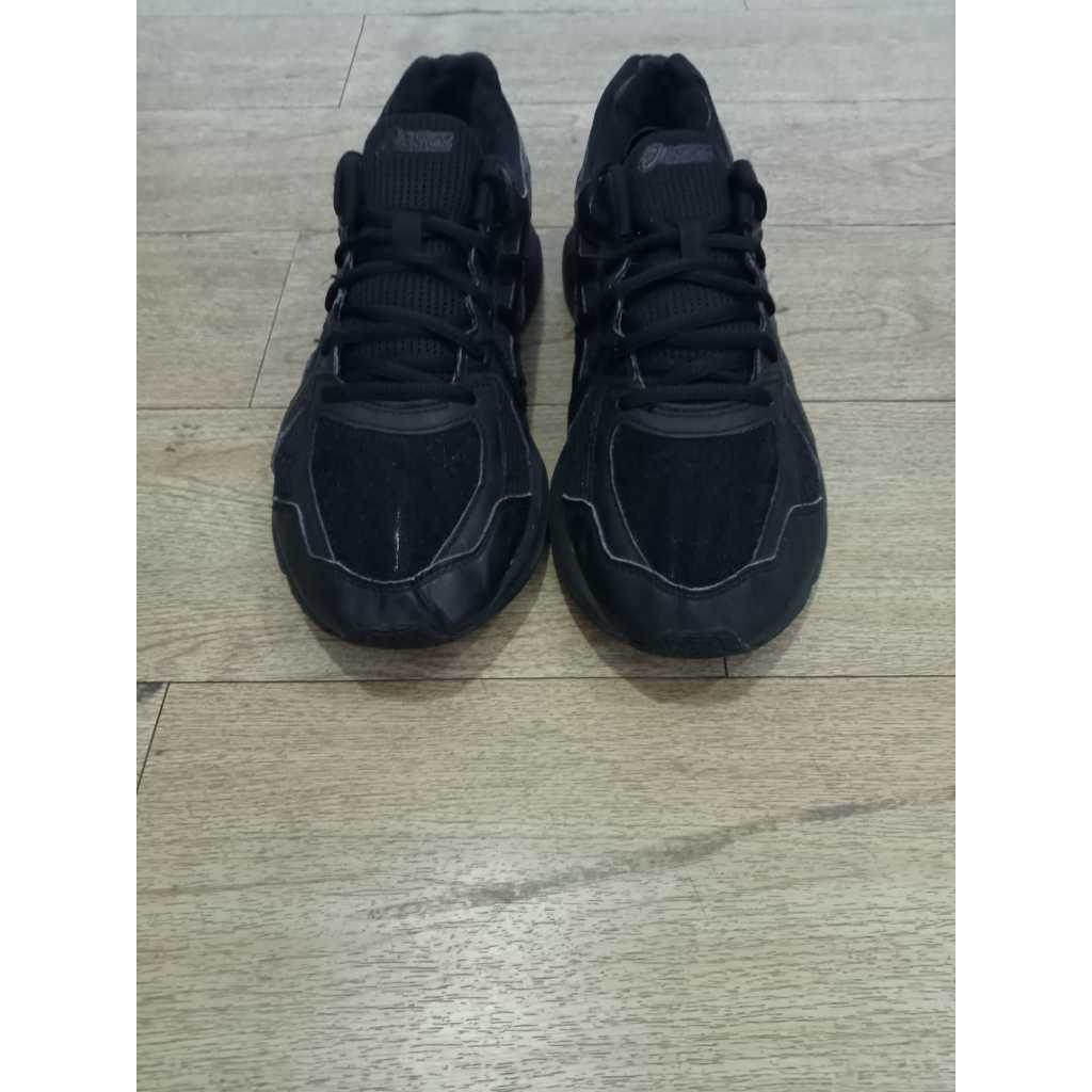 Jual Sepatu full black second asics jog | Shopee Indonesia
