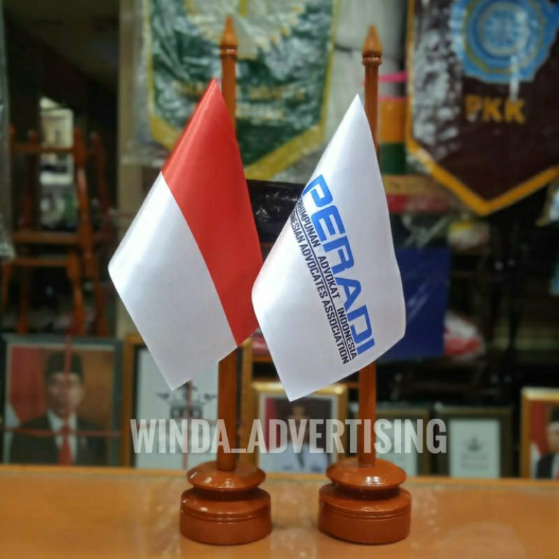 Jual Bendera Meja Kantor PERADI dan Bendera Indonesia + Tiang Kayu ...