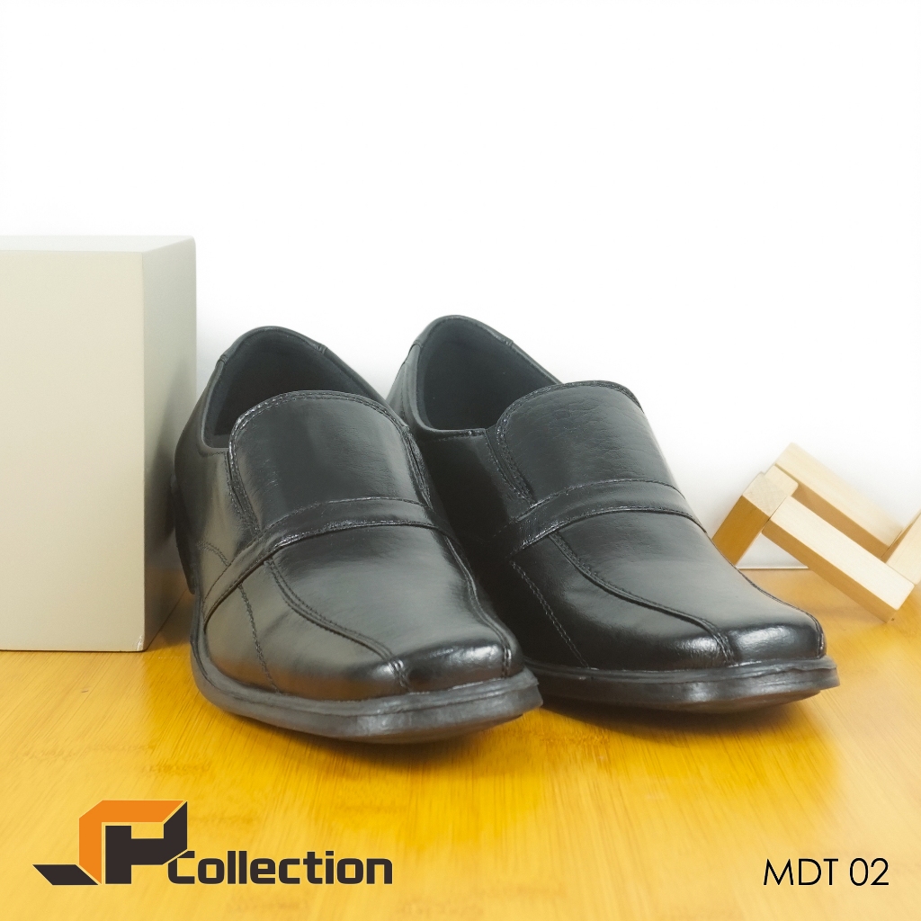 Jual Sepatu Pantofel Pria Hitam Terbaru Untuk Kerja Kantor Dan Acara Tanpa Tali Merk Carlit ...