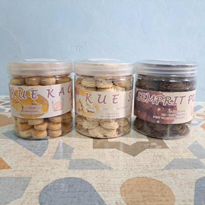 Jual Paket 3 Toples (Kue Kacang, Sagu Keju Lumer, Semprit Pure Choco ...