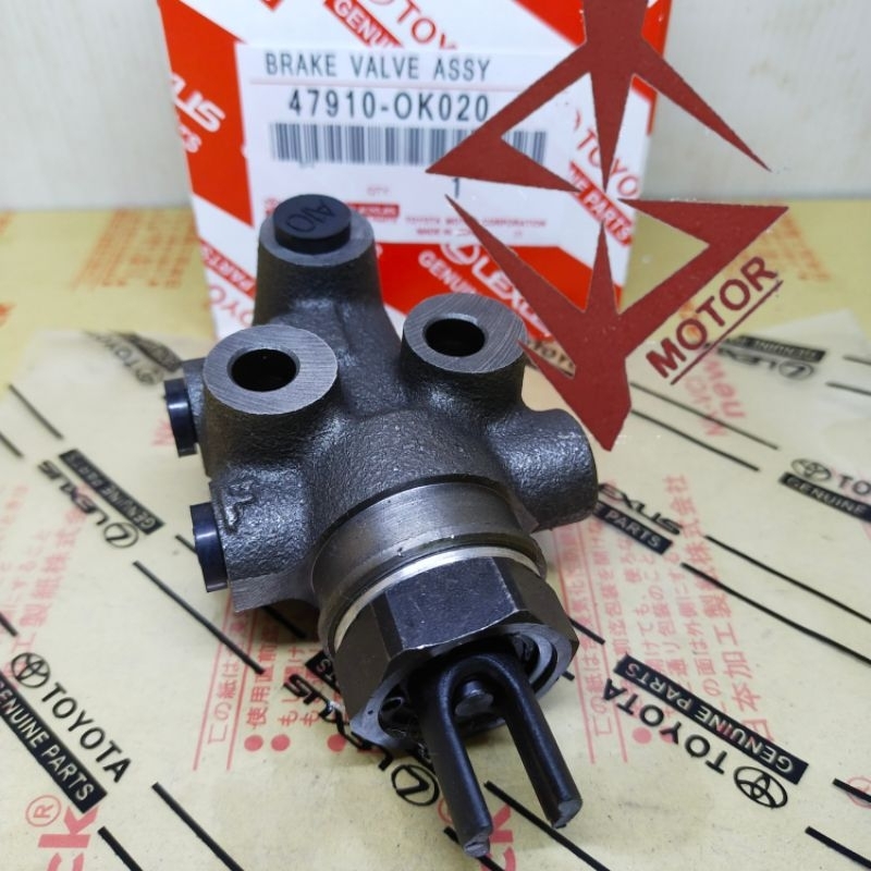 Jual PEMBAGI MINYAK REM ATAU VALVE ASSY TOYOTA HILUX DOUBLE CABIN ...