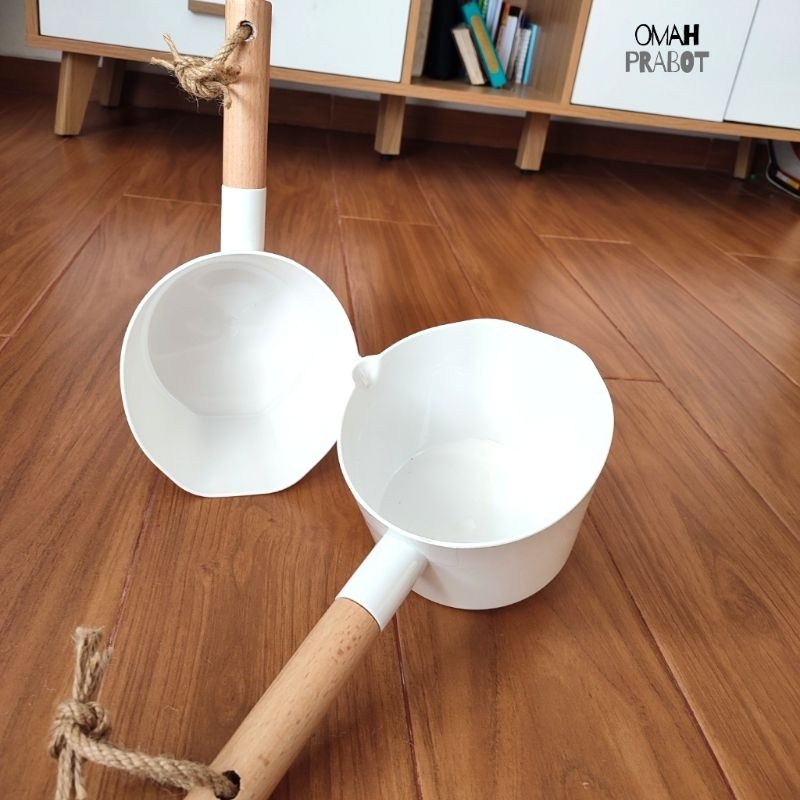 Jual Omah Prabot - Gayung Putih Gayung Aestethic Gayung Gagang Kayu ...