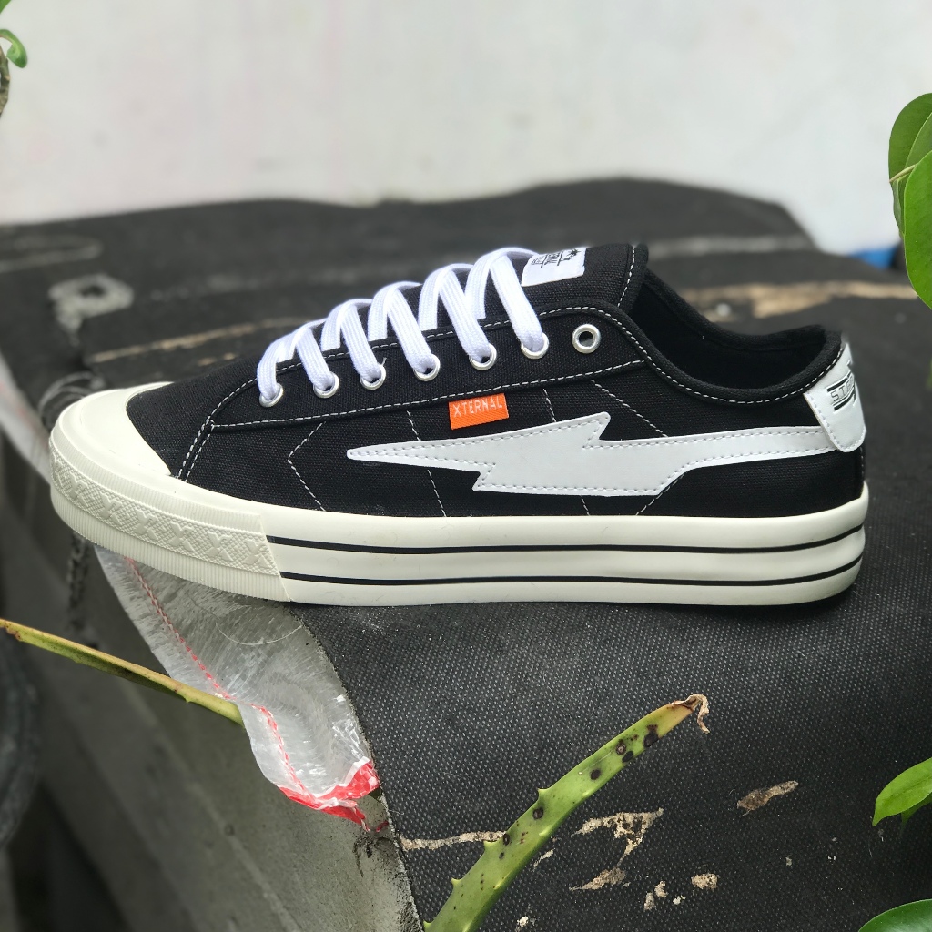Jual Sepatu XternalStepSure - Sepatu Sneakers Miterns Storm Low Black ...