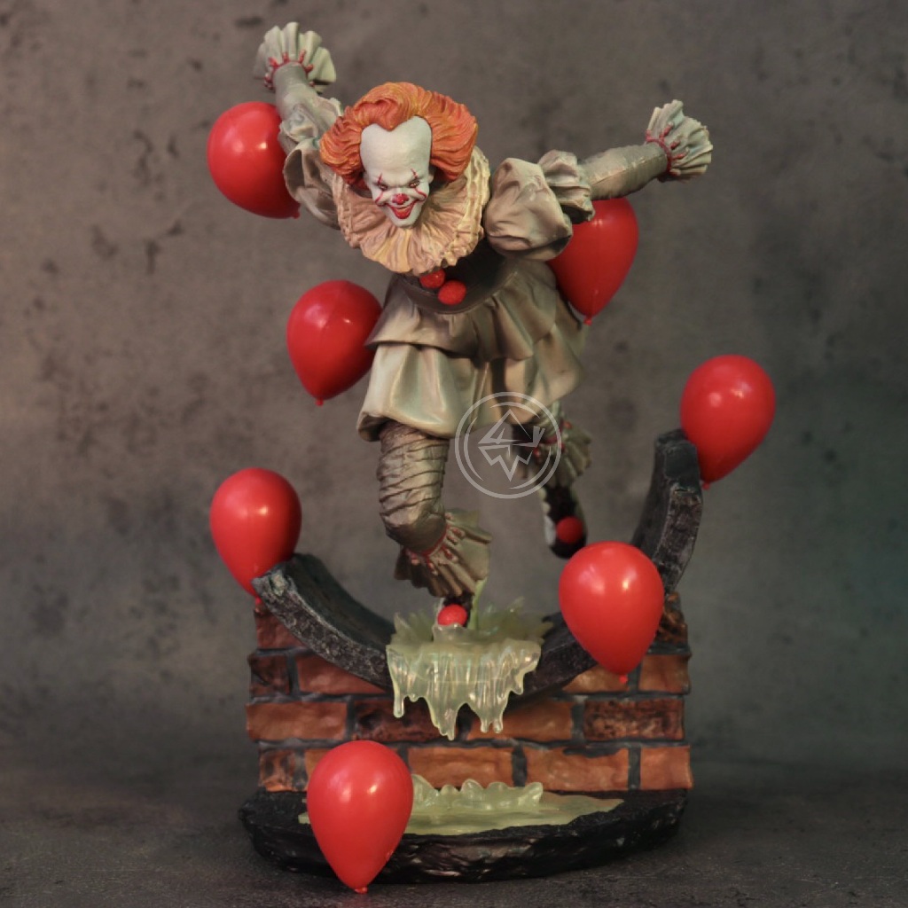Jual Pennywise IT Clown ghost villain red ballon flying pose 22cm ...