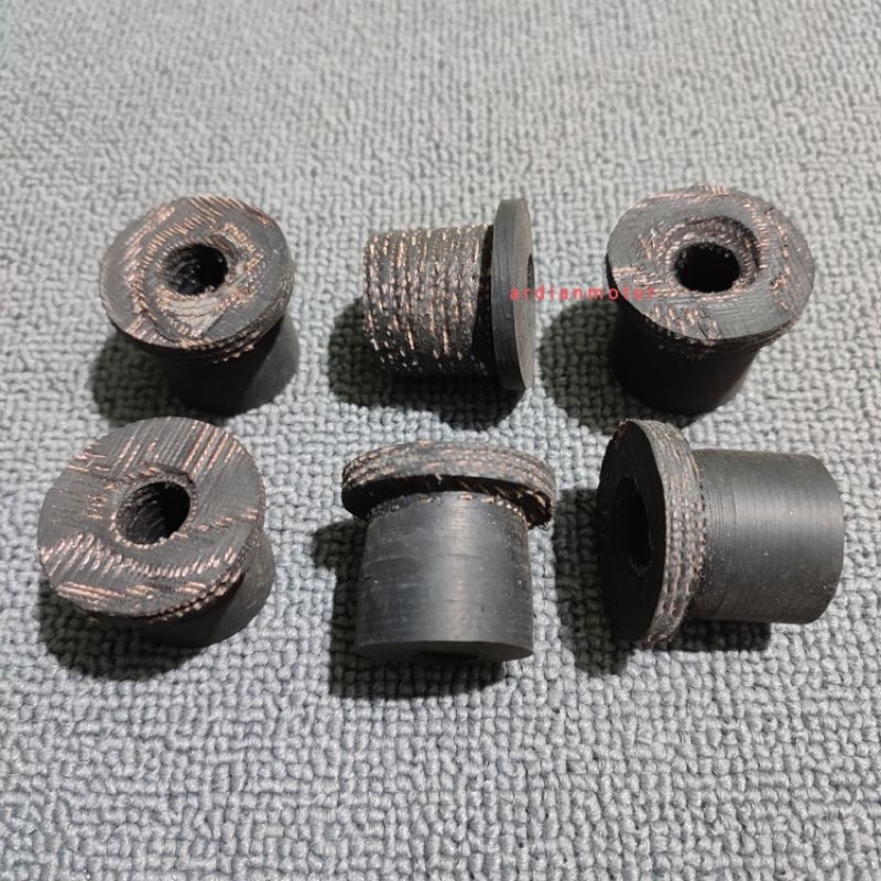 Jual Karet Bushing Karet Per Daun Carry Futura Katana Depan/Karet ...