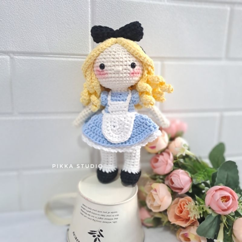 Jual Alice in wonderland amigurumi | Boneka rajut alice in wonderland ...