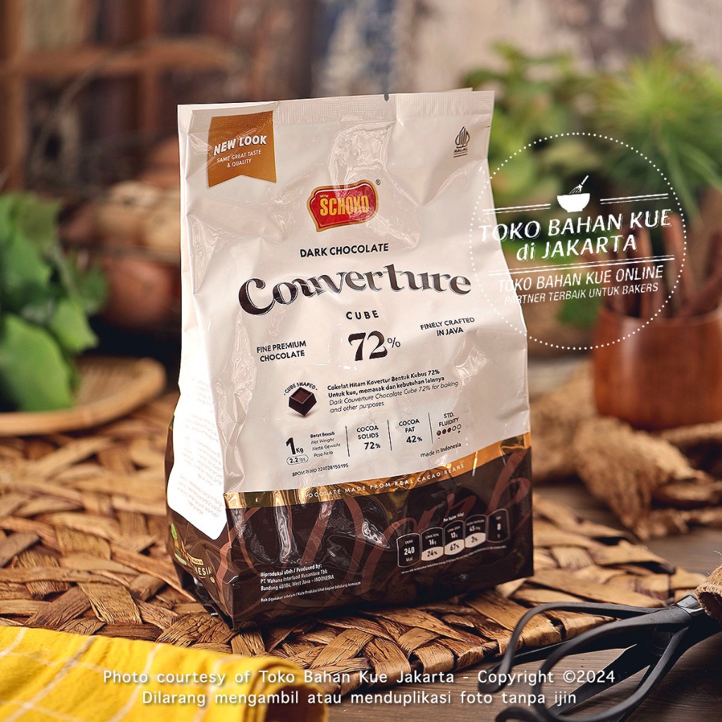 Jual Schoko Cube 72% 1kg Dark Chocolate Couverture Cokelat Dadu Coklat ...