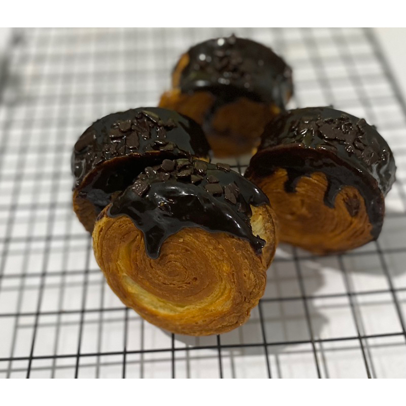 Jual cromboloni chocolate 1box 4pc D6cm [baca deskrisi] | Shopee Indonesia