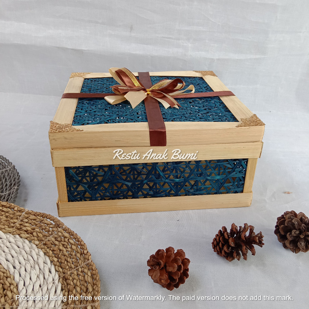 Jual Box Motif Truntum Warna Biru 25cm Pita Ukiran Emas| rantang kotak ...