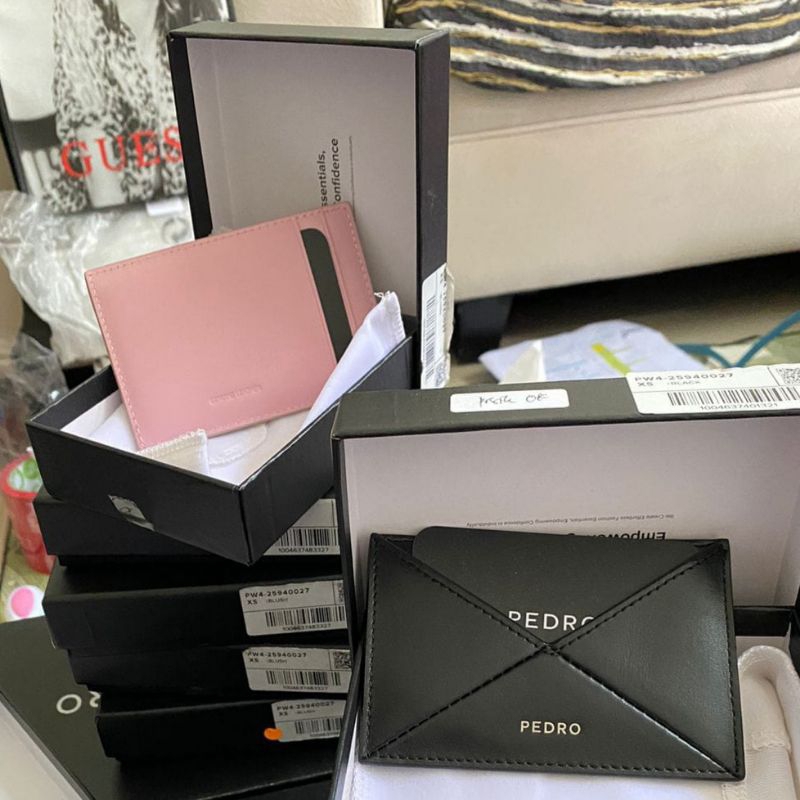 Jual PEDRO CARD HOLDER SALE!! ORIGINAL!! | Shopee Indonesia
