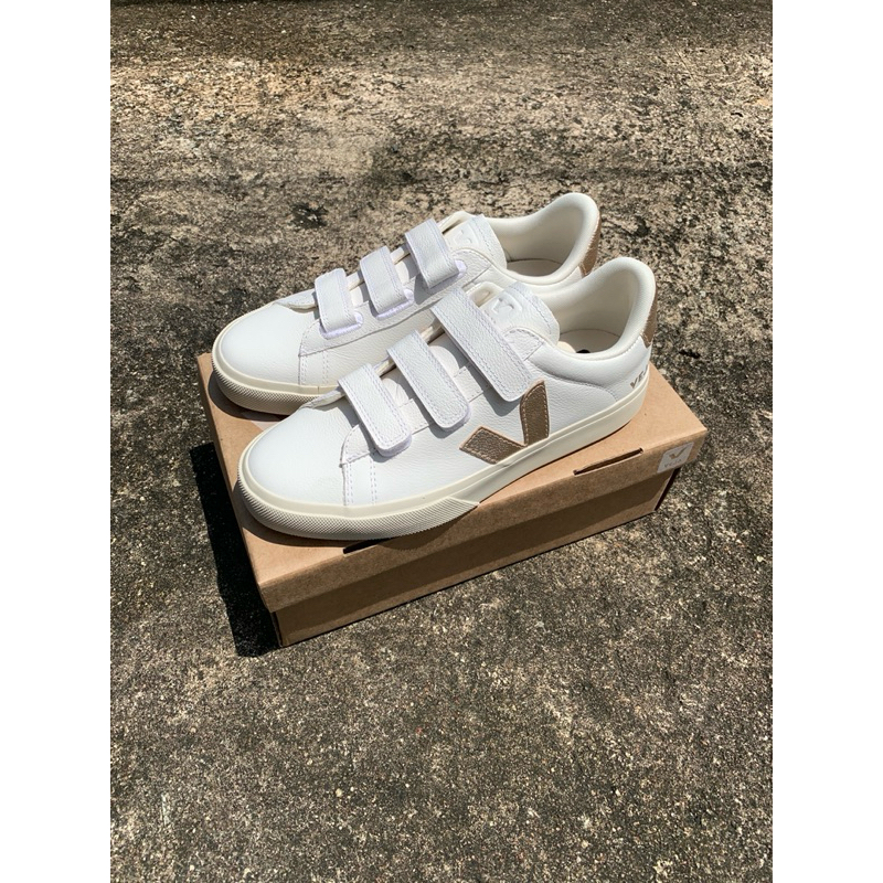 Jual VEJA VELCRO RECIFE GOLD PELATINE LEATHER 100% ORIGINAL | Shopee ...