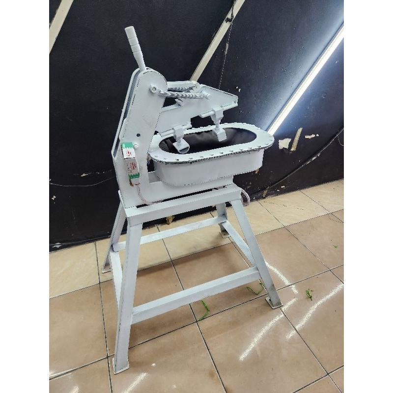 Jual mesin press sol sepatu tenaga angin kompresor | Shopee Indonesia