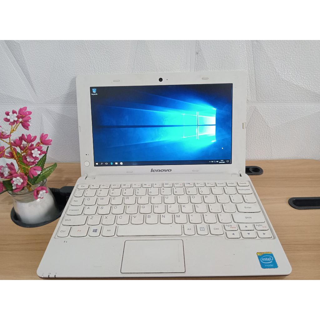 Jual Notebook lenovo 20424 2gb ram 300gb hdd processor intel celeron cpu n2840 warna putih ...