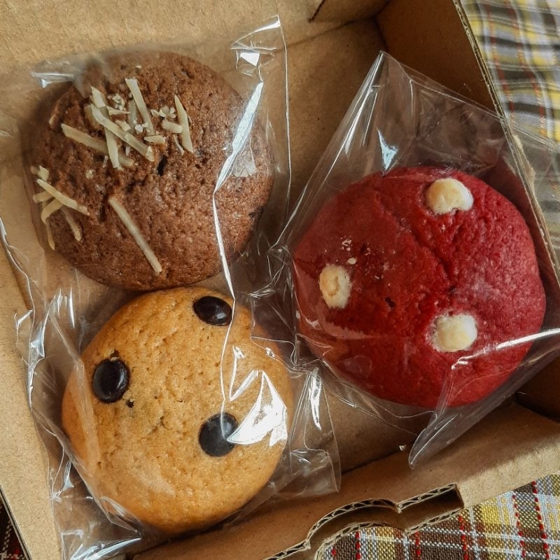 Jual (HARGA 1 BOX ISI 3) - MINI SOFT BAKED COOKIES / Mini Gift Hampers ...