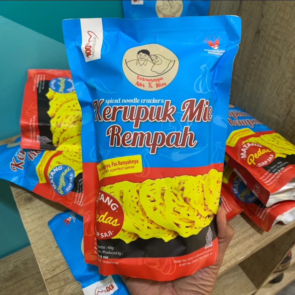 Jual Kerupuk Mi Rempah Kebunnya Aki dan Nin cemilan kerupuk Mie Kuning ...
