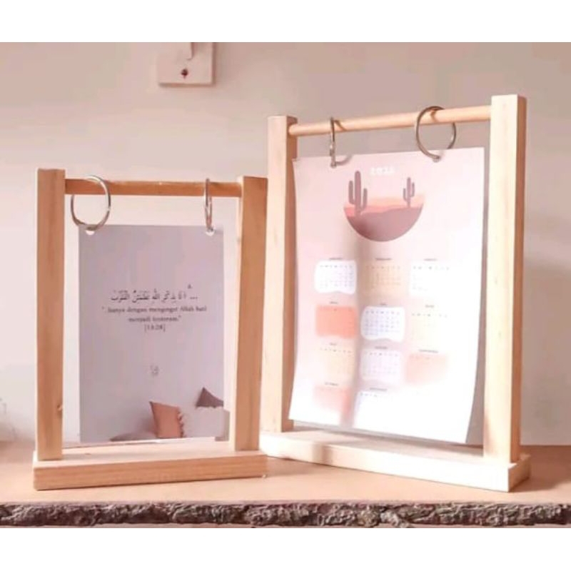 Jual holder stand menu kayu gantungan price wood kalender tent resto ...