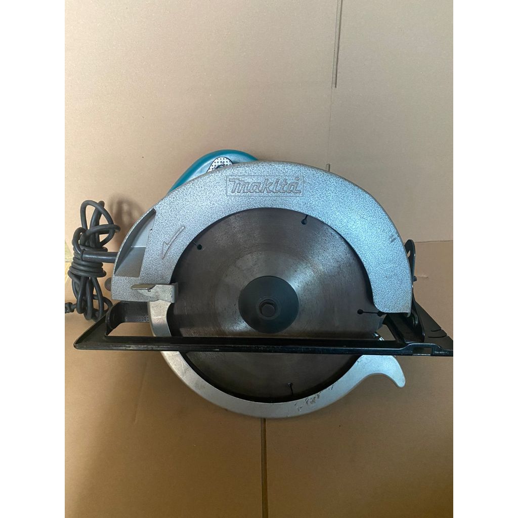 Jual MAKITA N5900B Mesin Potong Kayu 9" / Circular Saw N 5900 B ...