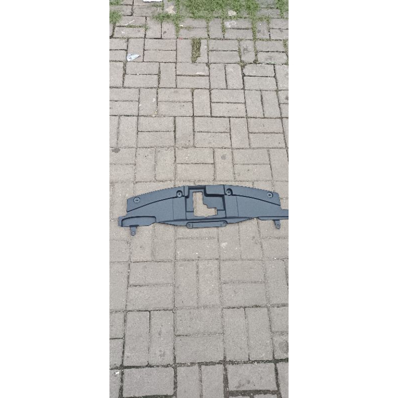 Jual Cover Tutup Radiator Cover Teng Radiator innova Reborn Original ...