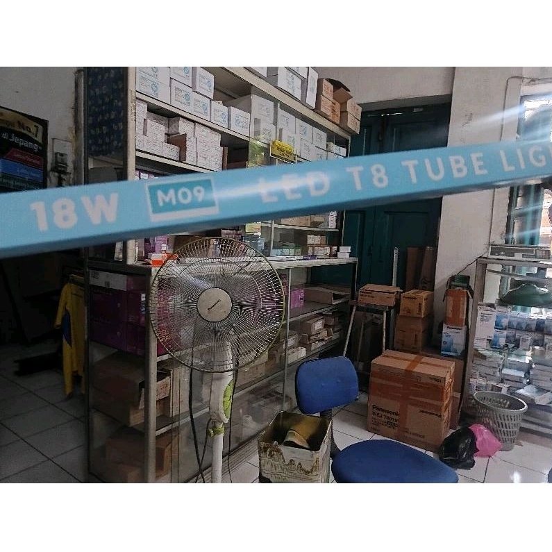 Jual Set Lampu LED T8 18 Watt Avana Allumia | Shopee Indonesia