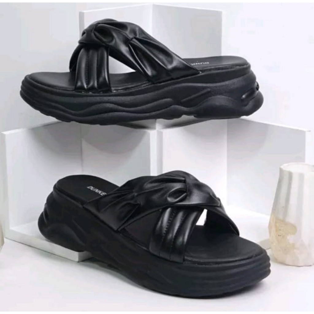 Jual Sendal Wanita Murah Model Terbaru 2024 - Sandal Silang Lipat Tren ...