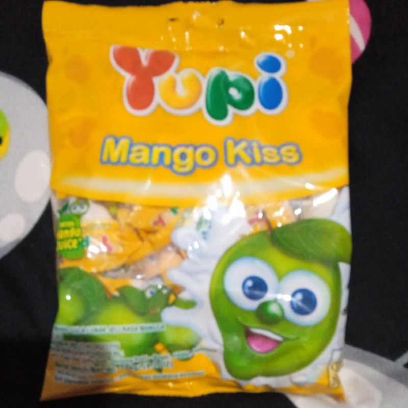 Jual Permen Yupi Strawberry Kiss Bag isi 50 Pcs | Shopee Indonesia