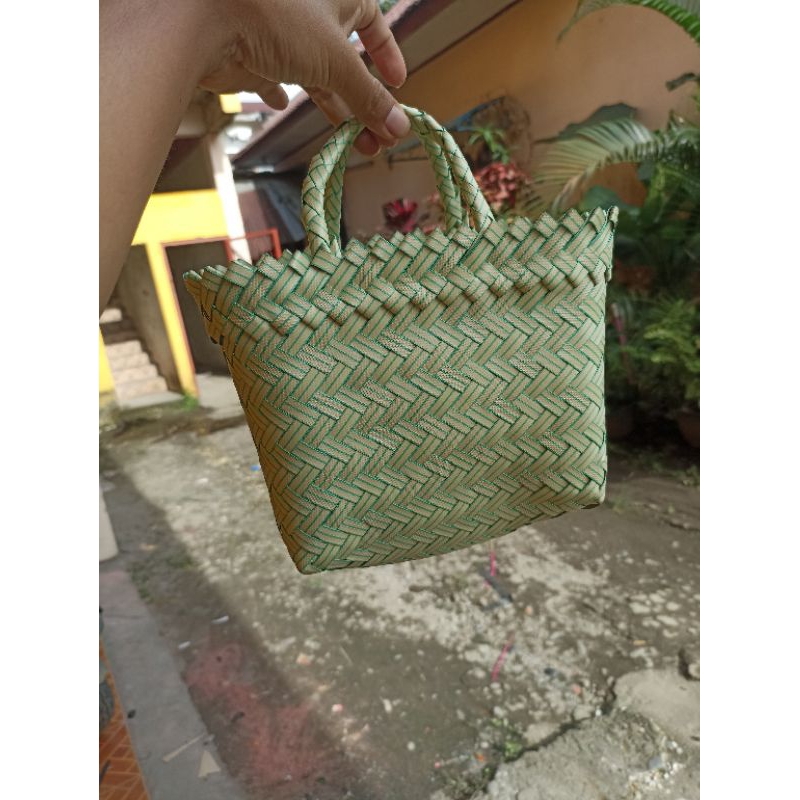 Jual keranjang anyam mini / keranjang mini warna / keranjang hampers ...