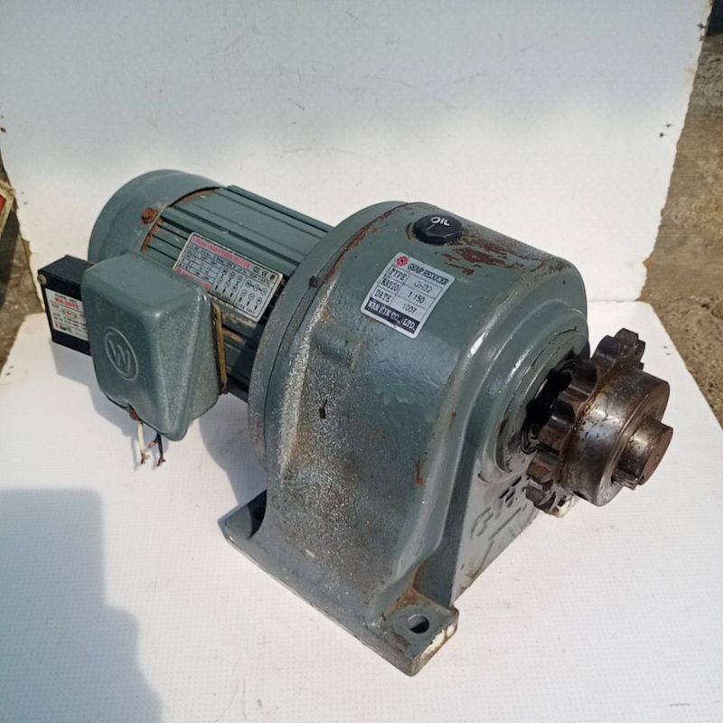 Jual 3-PHASE INDUCTOIN MOTOR GEARBOX AC. 220-380 VOLT. 400 WAT. 1/2 HP ...