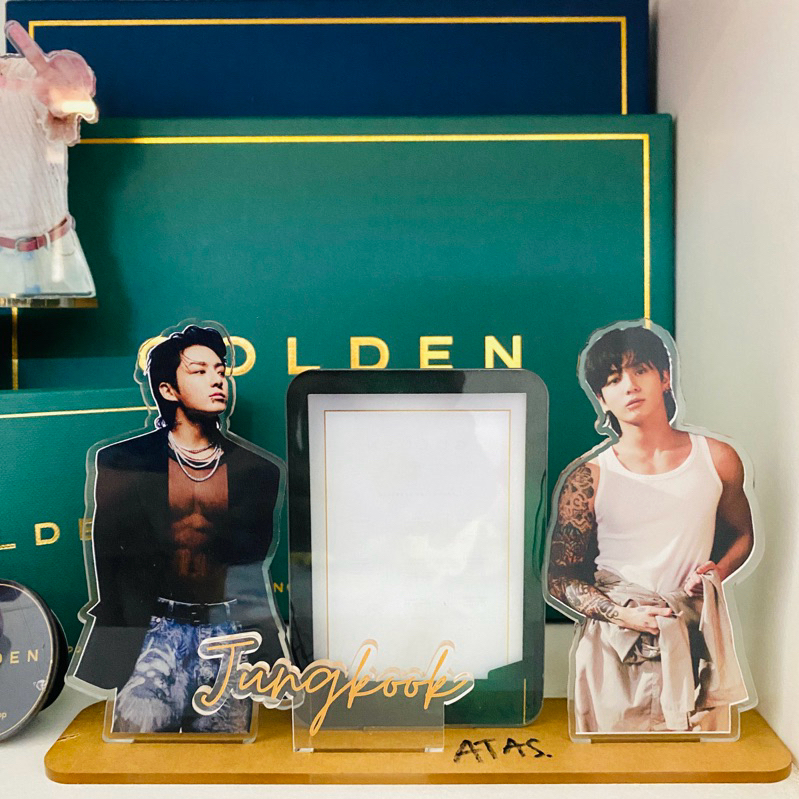 Jual Standee holder BTS Jungkook golden | Shopee Indonesia