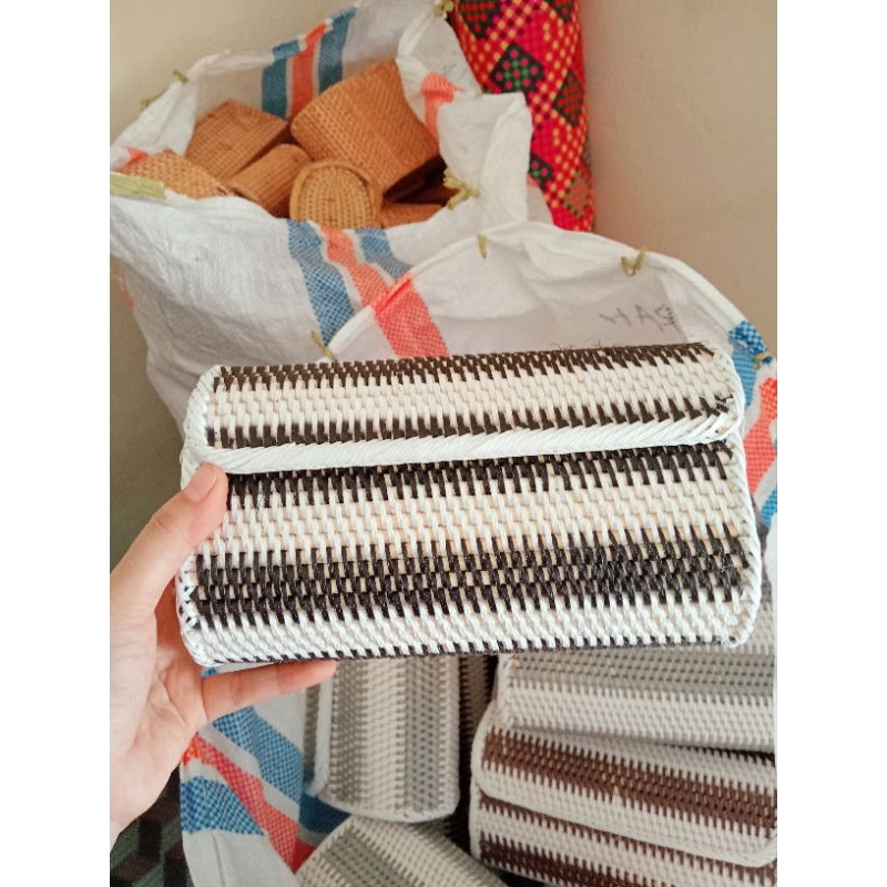 Jual tas rotan dompet lollipop ukuran 18 cm Tali bisa diatur ( gesper ...