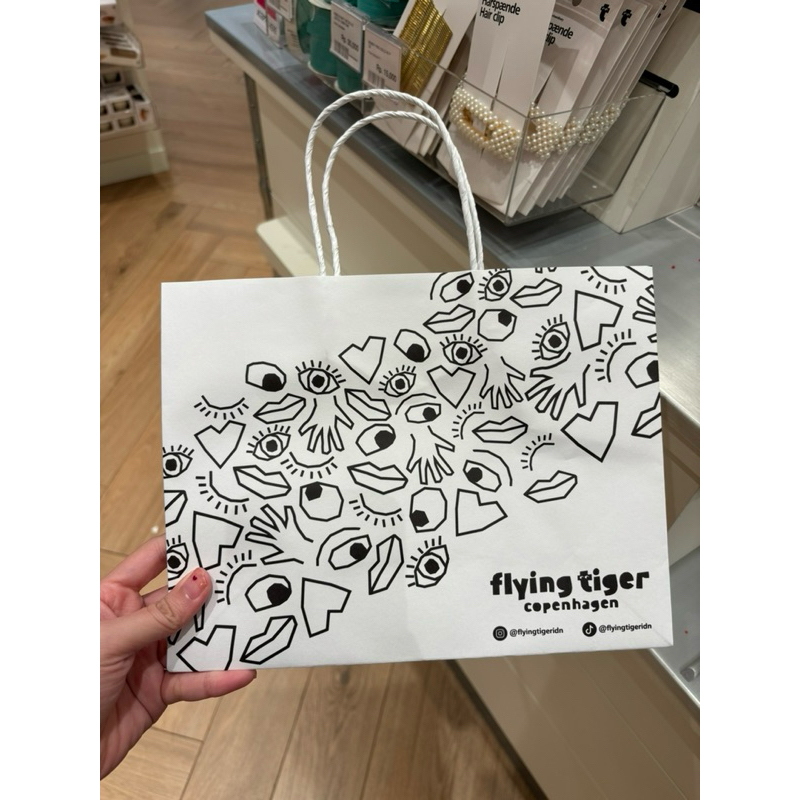Jual Paper Bag Flying Tiger (small) | Shopee Indonesia