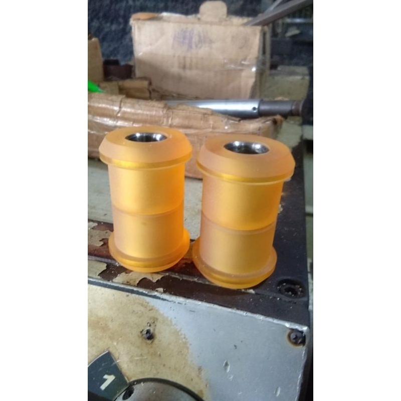 Jual Bushing Karet Sayap Depan Bushing Arm Depan Bawah Kecil Toyota ...